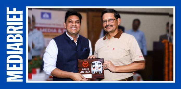Anuj Dayal felicitates PR Professionals' Sarvesh Tiwari on National PR ...
