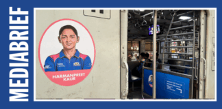 Spotted between stations: Harmanpreet and Amanjot on the Mumbai local ...
